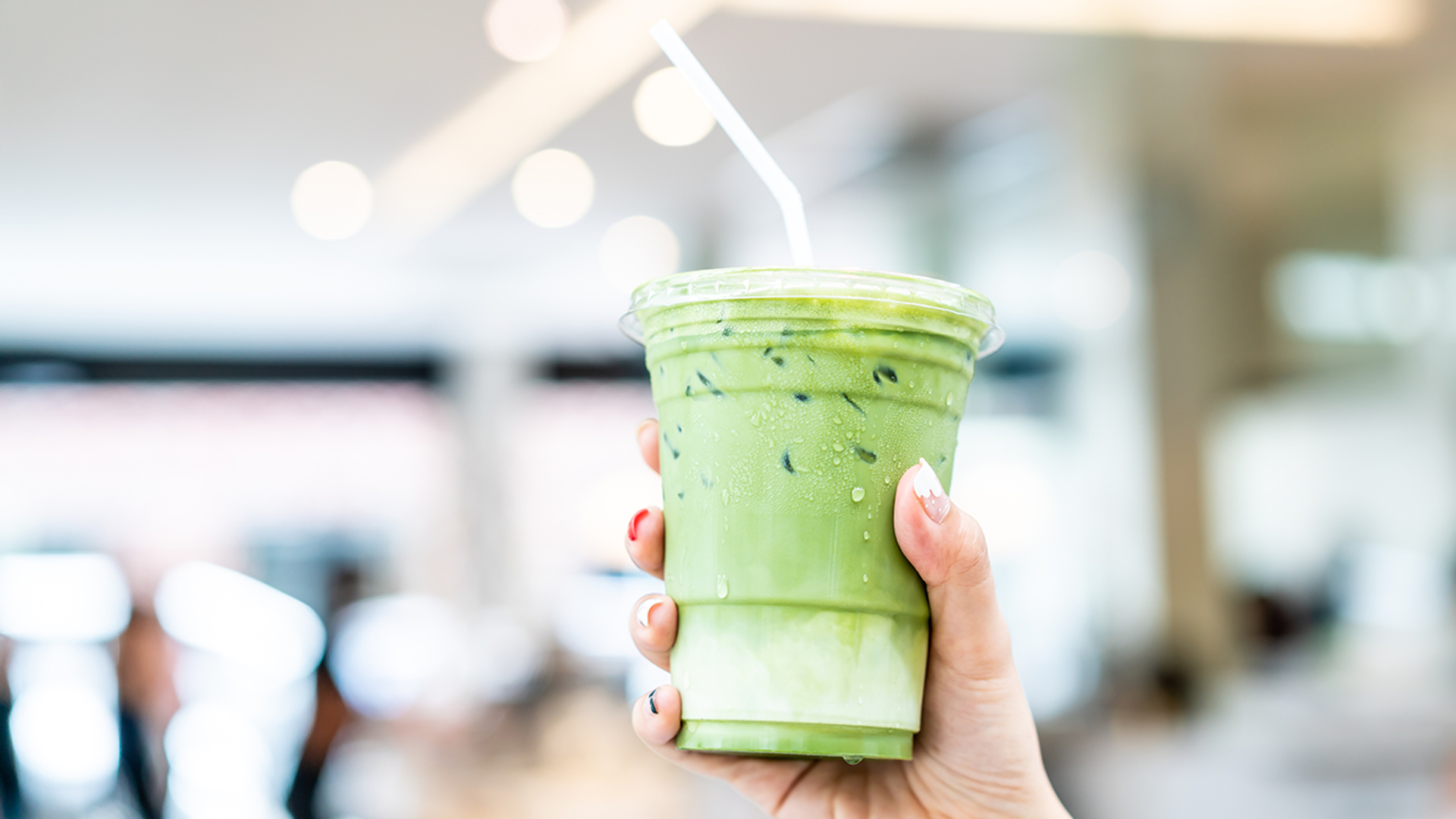 Wat is matcha? En is deze groene thee echt zo goed voor je? - Kassa - BNNVARA