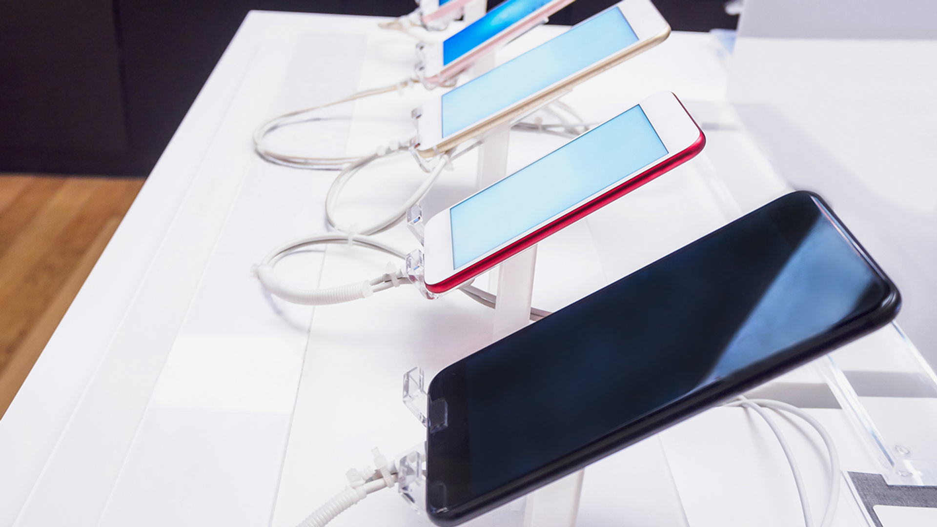 Koop je een nieuwe telefoon los of met abonnement? Zo krijg je de beste ...