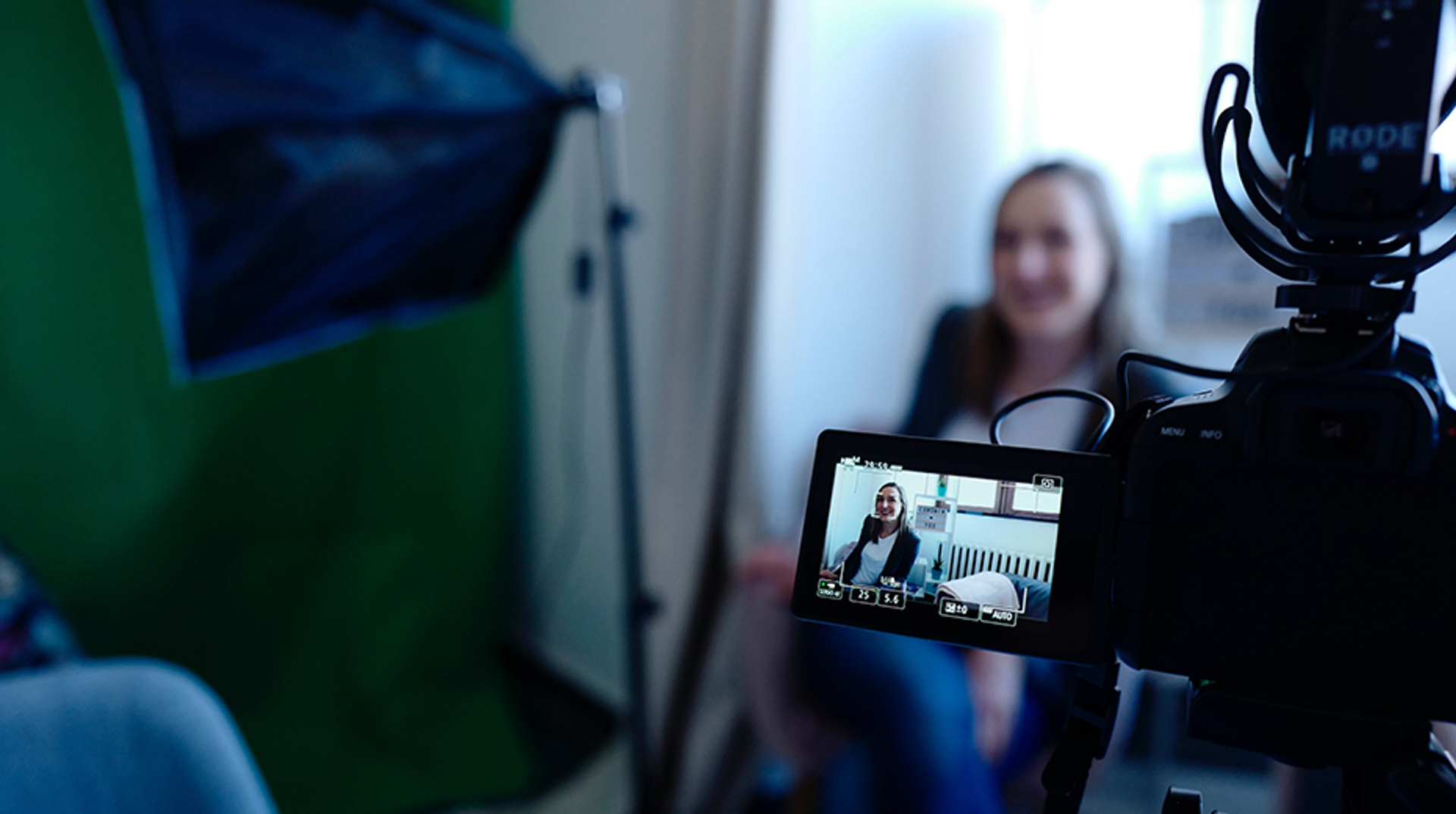 Vloggers hebben lak aan sluikreclameregels - Kassa - BNNVARA