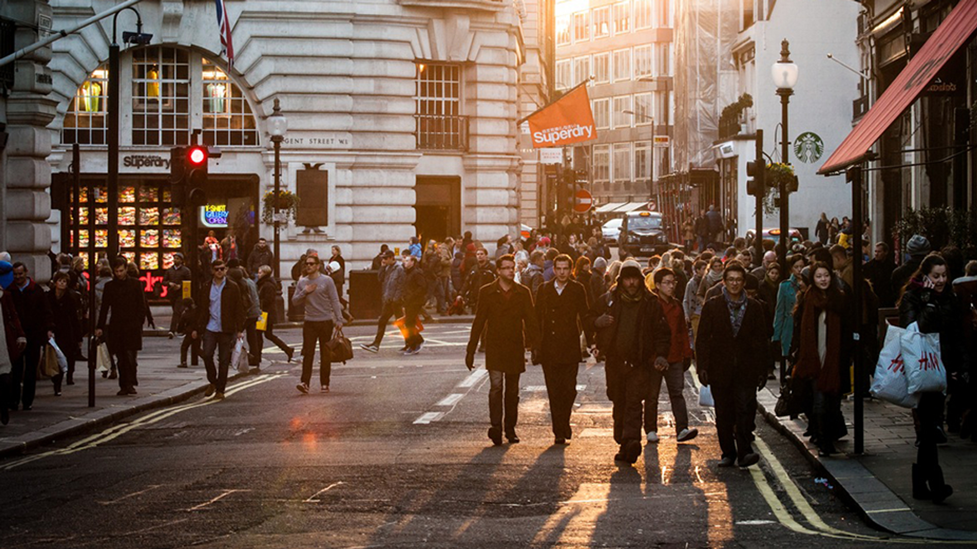 'Veel lege winkels in middelgrote steden' - Kassa - BNNVARA